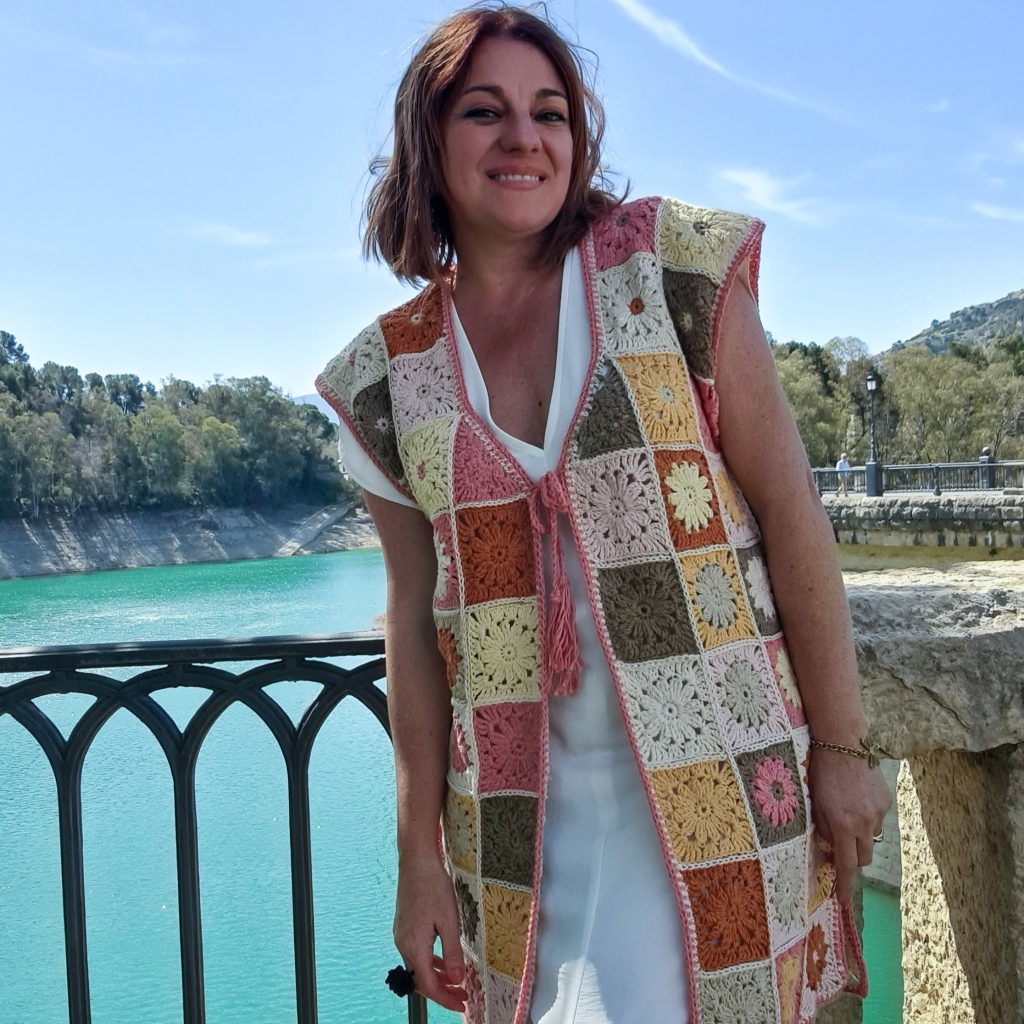 Patrón pdf descargable Chaleco Adhara – Sweetulasi